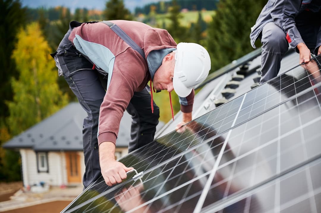 Solceller på taket: Komplett guide (pris, montering, o.l.)