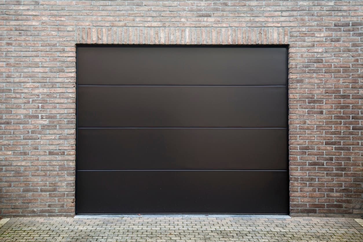 Montere garasjeport: Slik går du frem enklest mulig